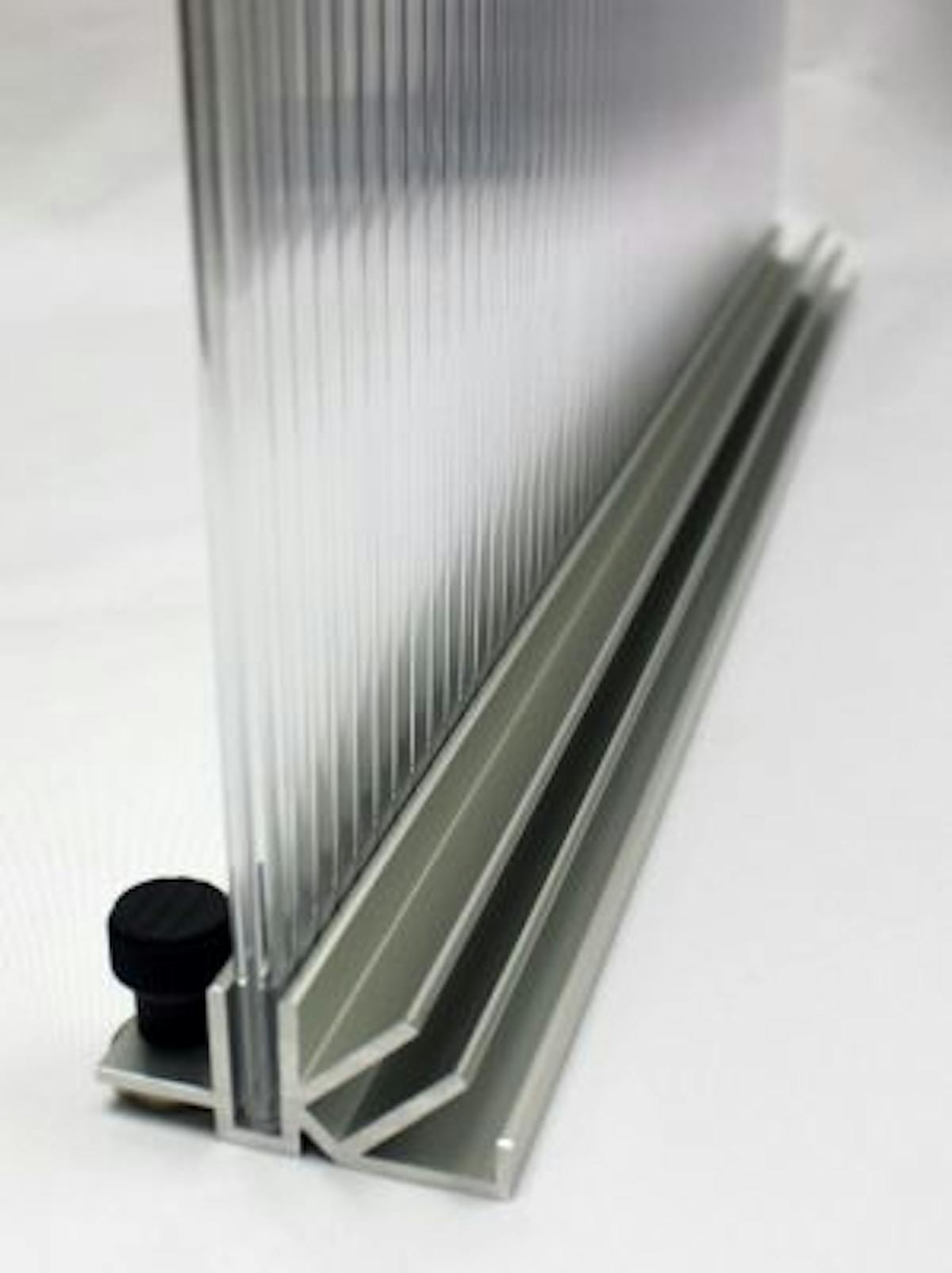 Rack-top baffle for data center aisle containment | Cabling ...