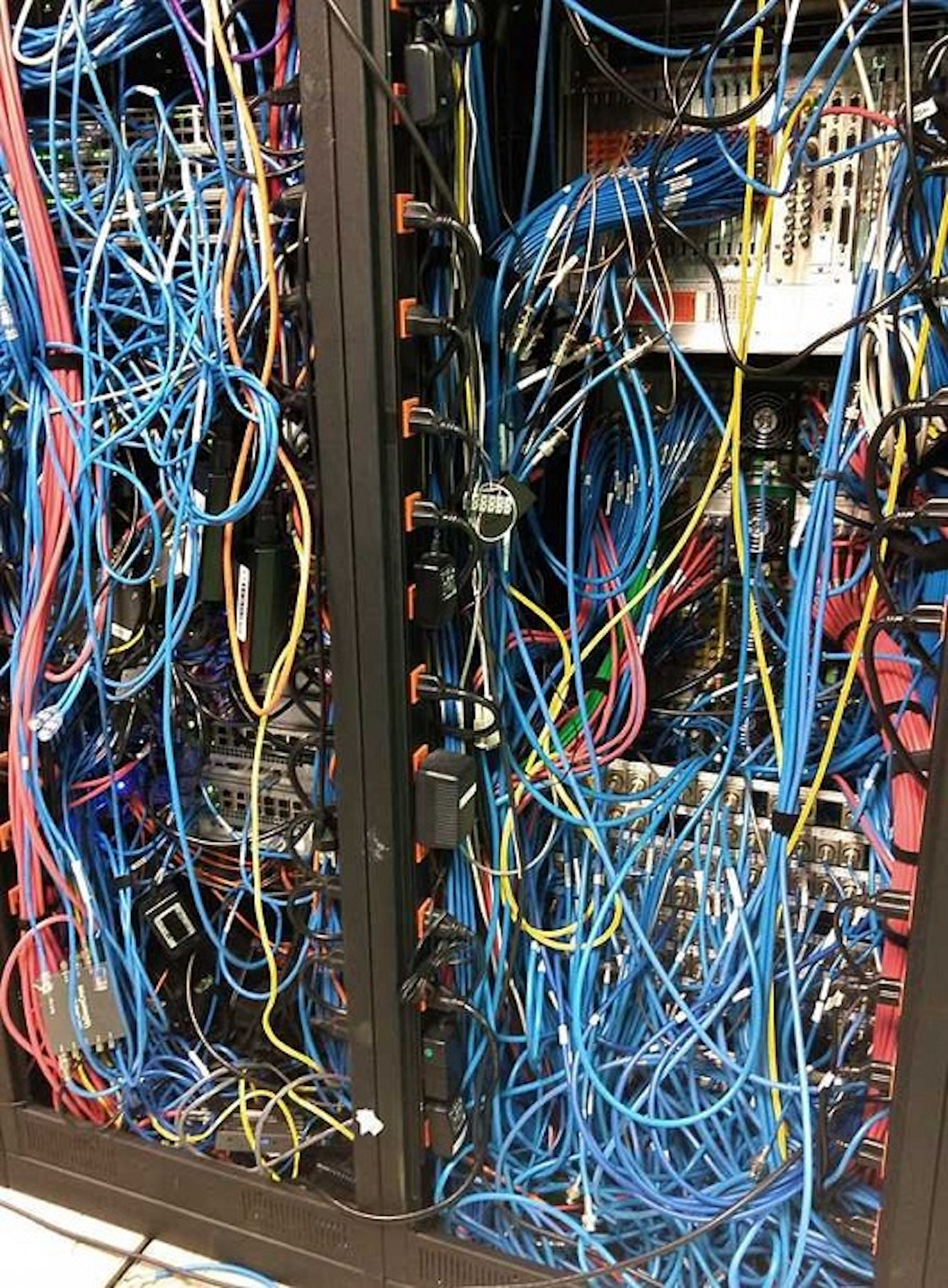 POS installations: Cabling photos | Cabling Installation & Maintenance