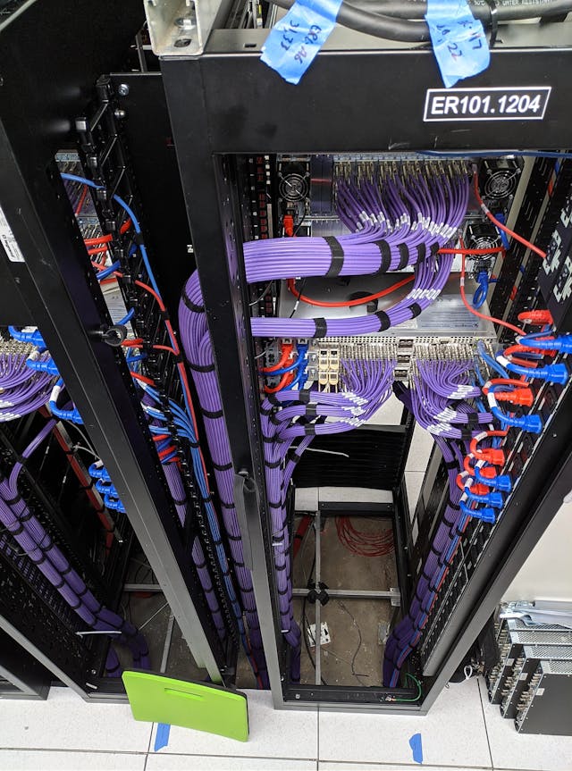 Tons of Velcro: Cabling photos | Cabling Installation & Maintenance