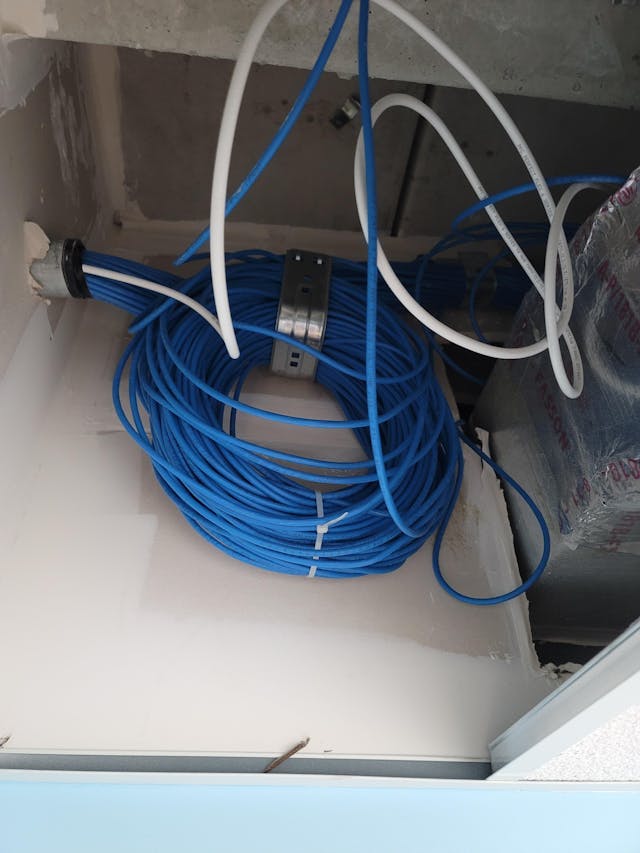 Bad practice: Cabling photos | Cabling Installation & Maintenance