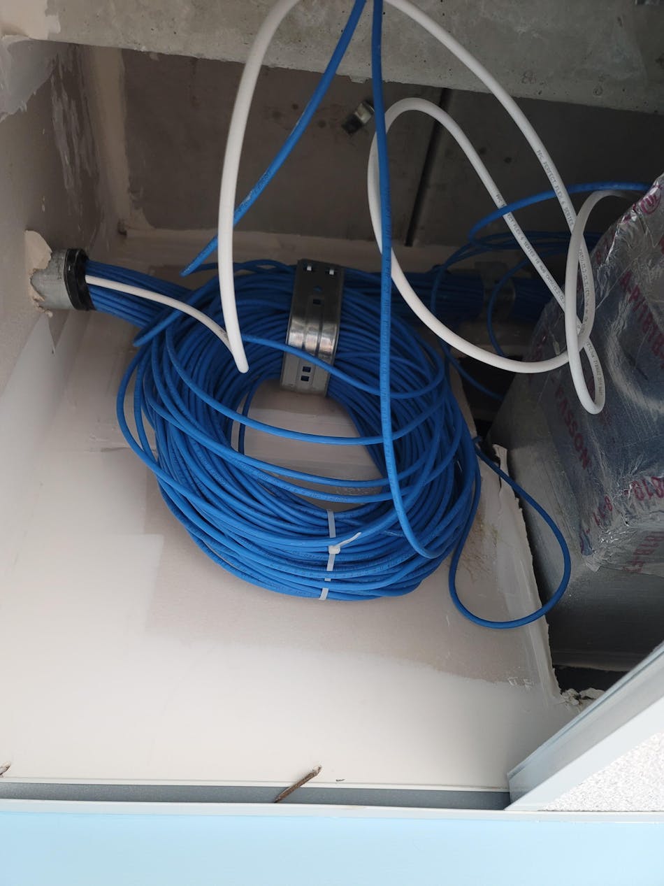Bad practice: Cabling photos | Cabling Installation & Maintenance
