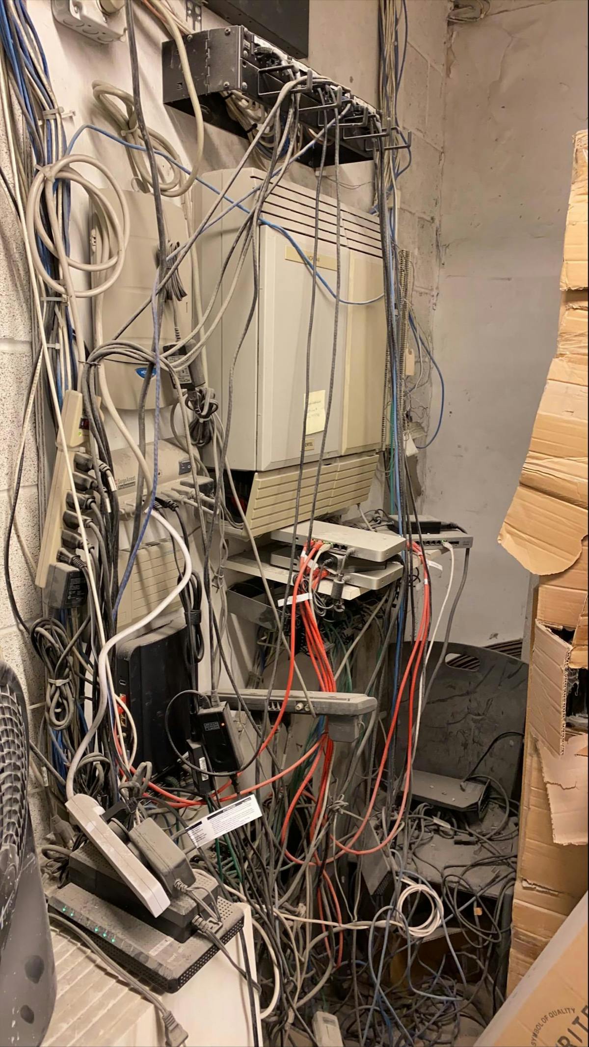 Bad practice: Cabling photos | Cabling Installation & Maintenance