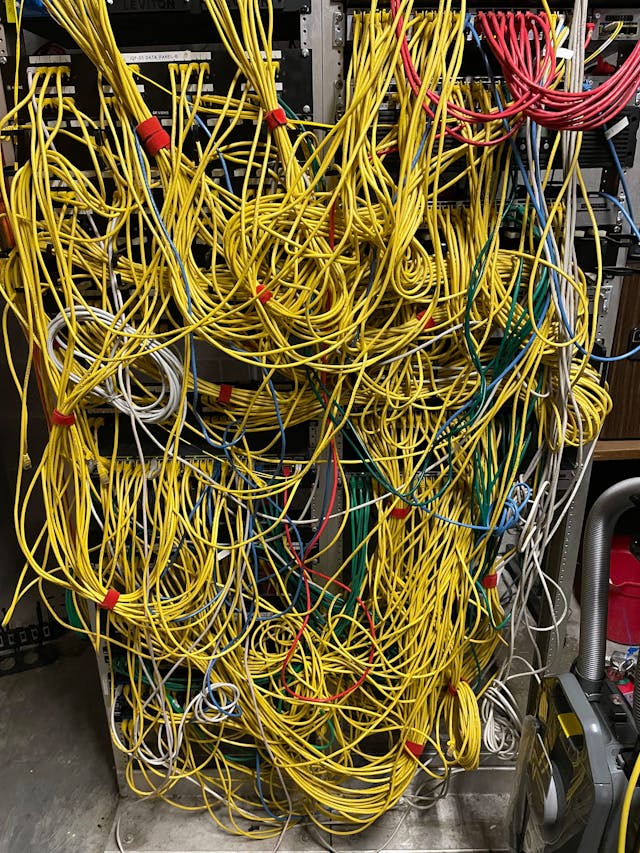Spaghetti rooms: Cabling photos | Cabling Installation & Maintenance