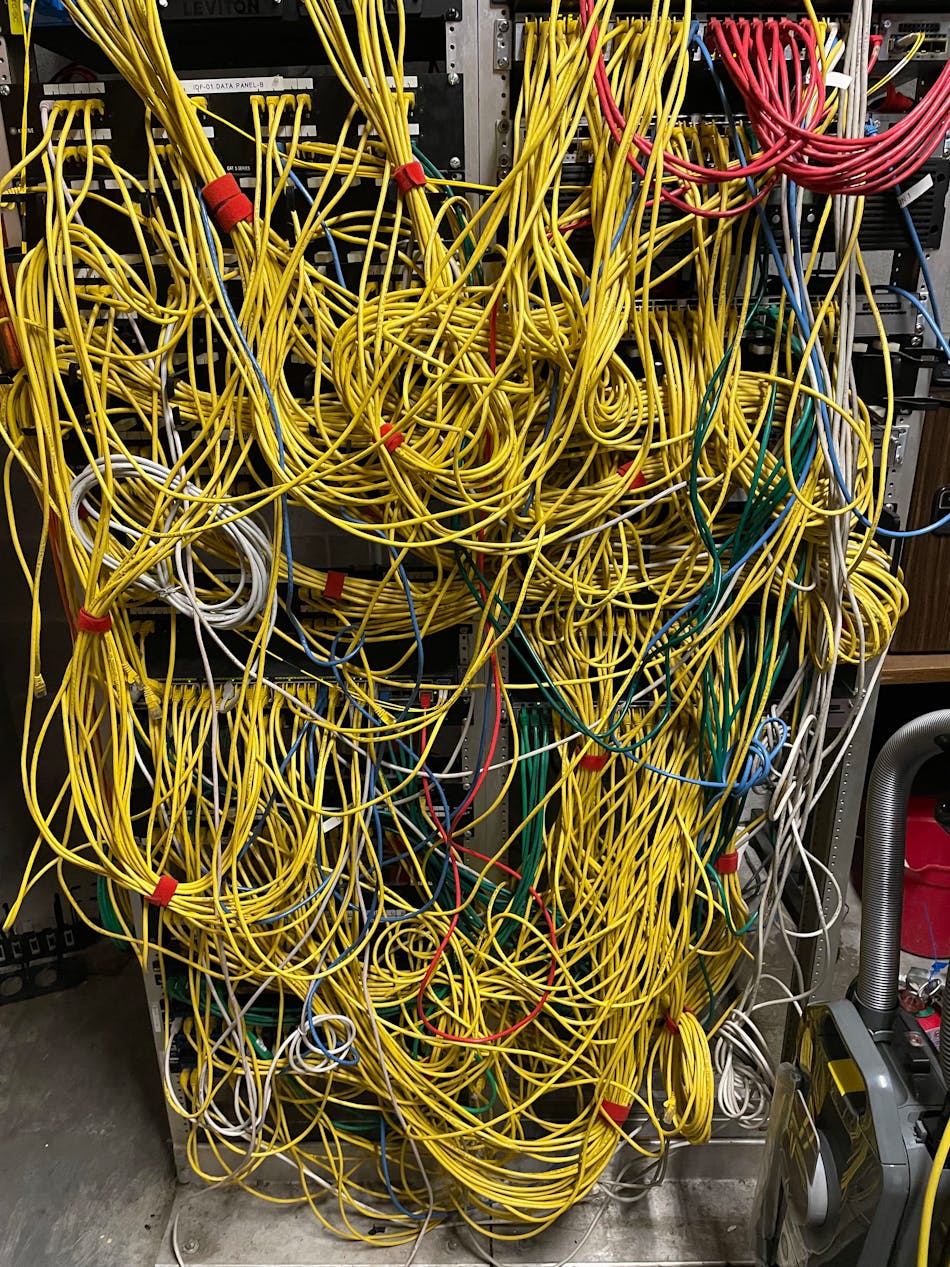 Spaghetti rooms: Cabling photos | Cabling Installation & Maintenance
